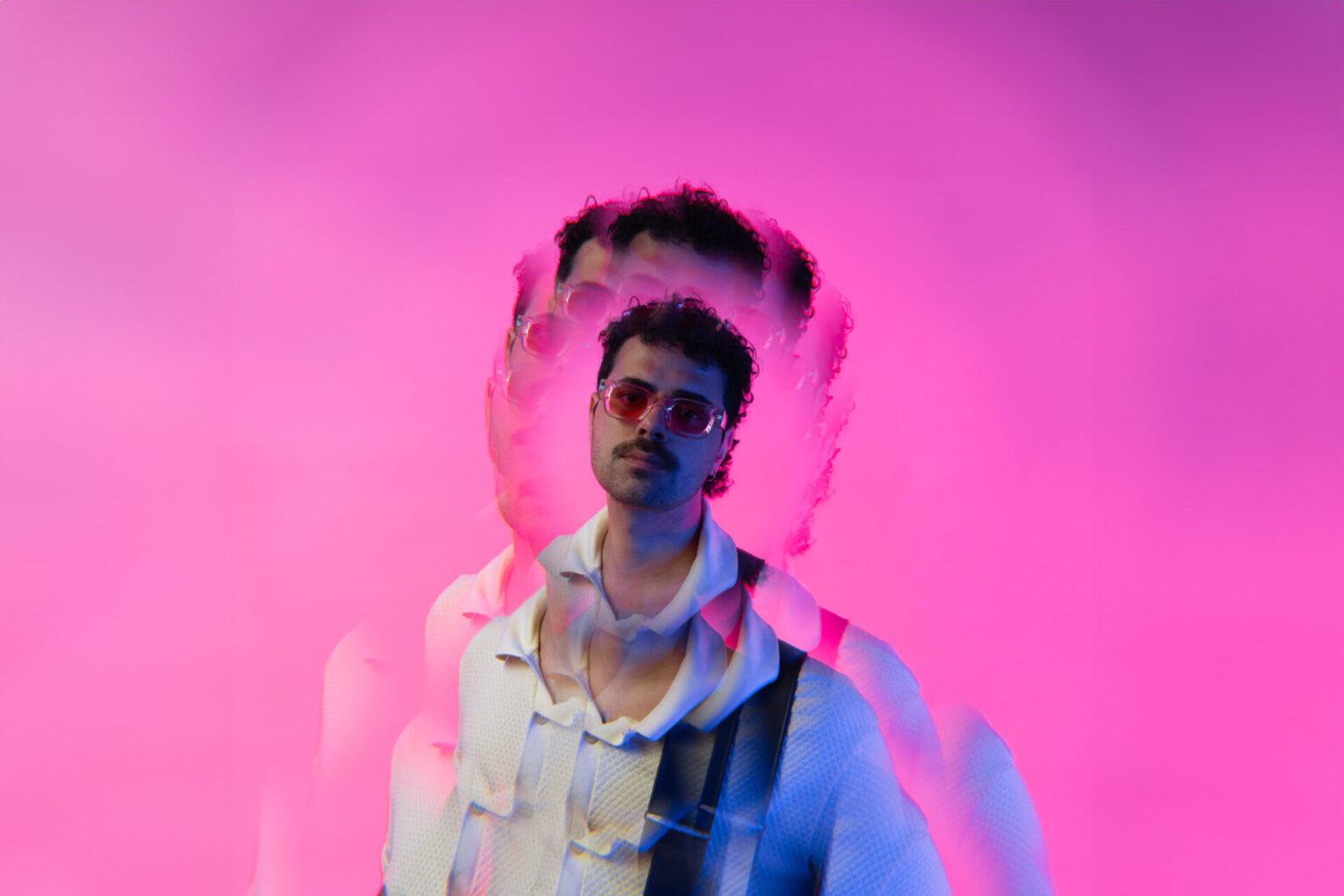 IIGOR lança disco de estreia e divide clipe de "me leva" | Downstage